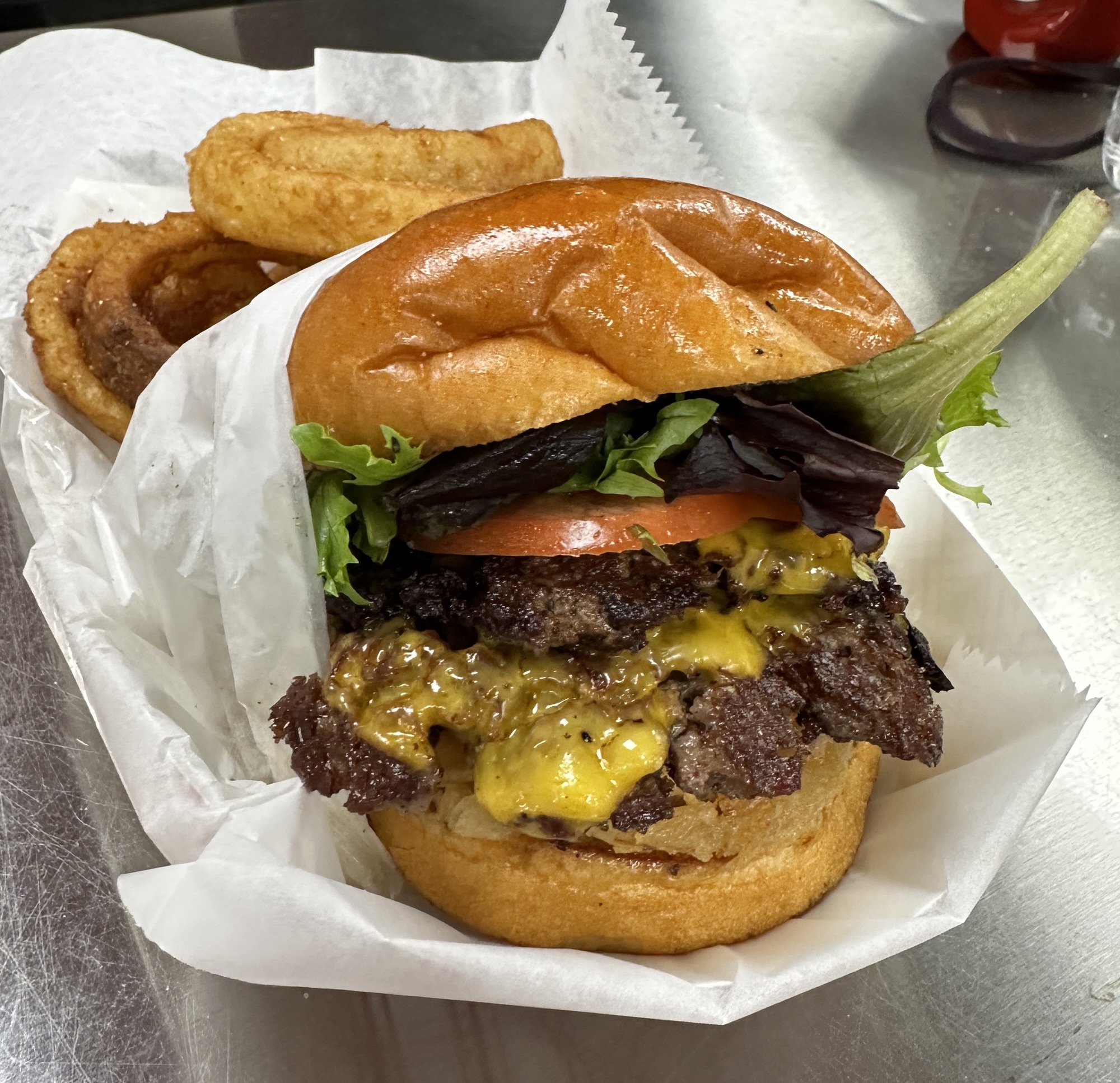 Meek’s Kitchen: Best Burgers in Tennessee – Out and About in Sevierville