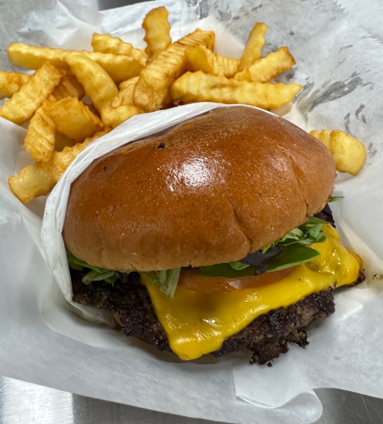 Meek’s Kitchen: Best Burgers in Tennessee – Out and About in Sevierville